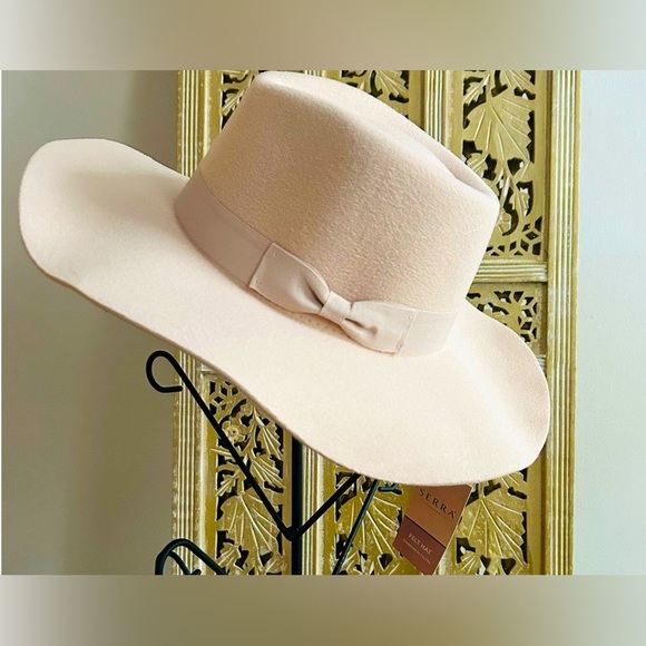 Serra | Accessories | New Beige Tan Wide Brim Felt Fedora Hat Gift Idea ...